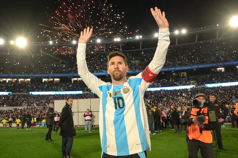 “Una noche muy especial”: el conmovedor posteo de Messi tras su ...