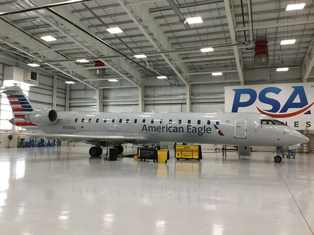Black Boxes of American Airlines Bombardier CRJ-700 Still Unrecovered ...