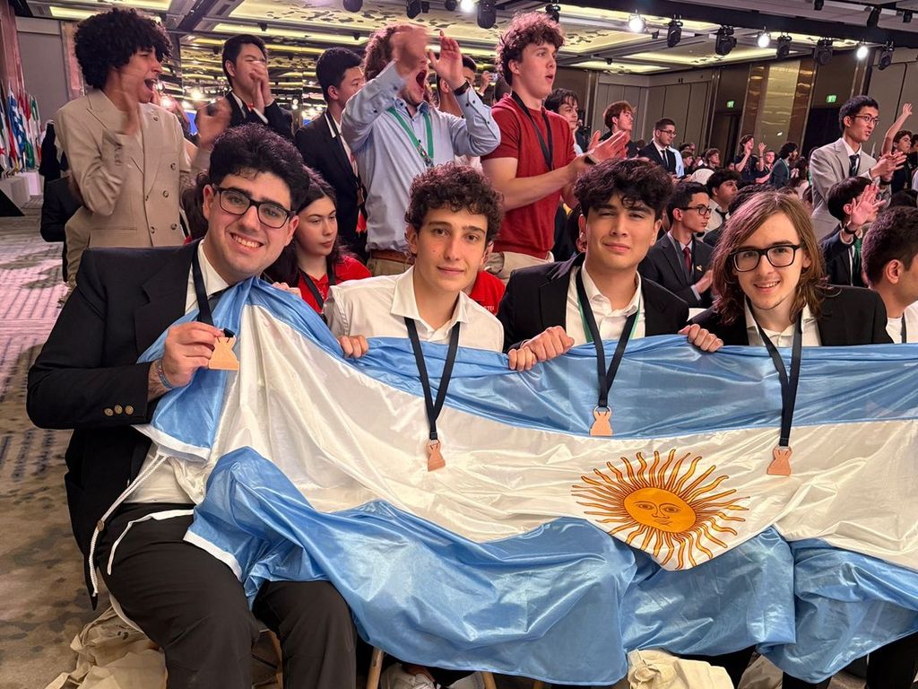 Cuatro estudiantes argentinos medallas de bronce en la IChO – Ecos ...