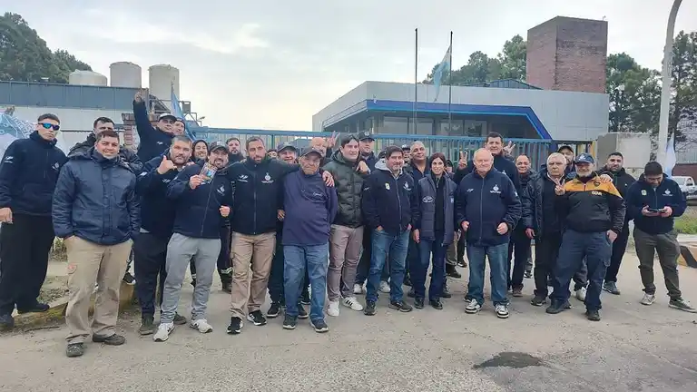 Protesta de Químicos por despidos en una empresa del Parque Industrial ...