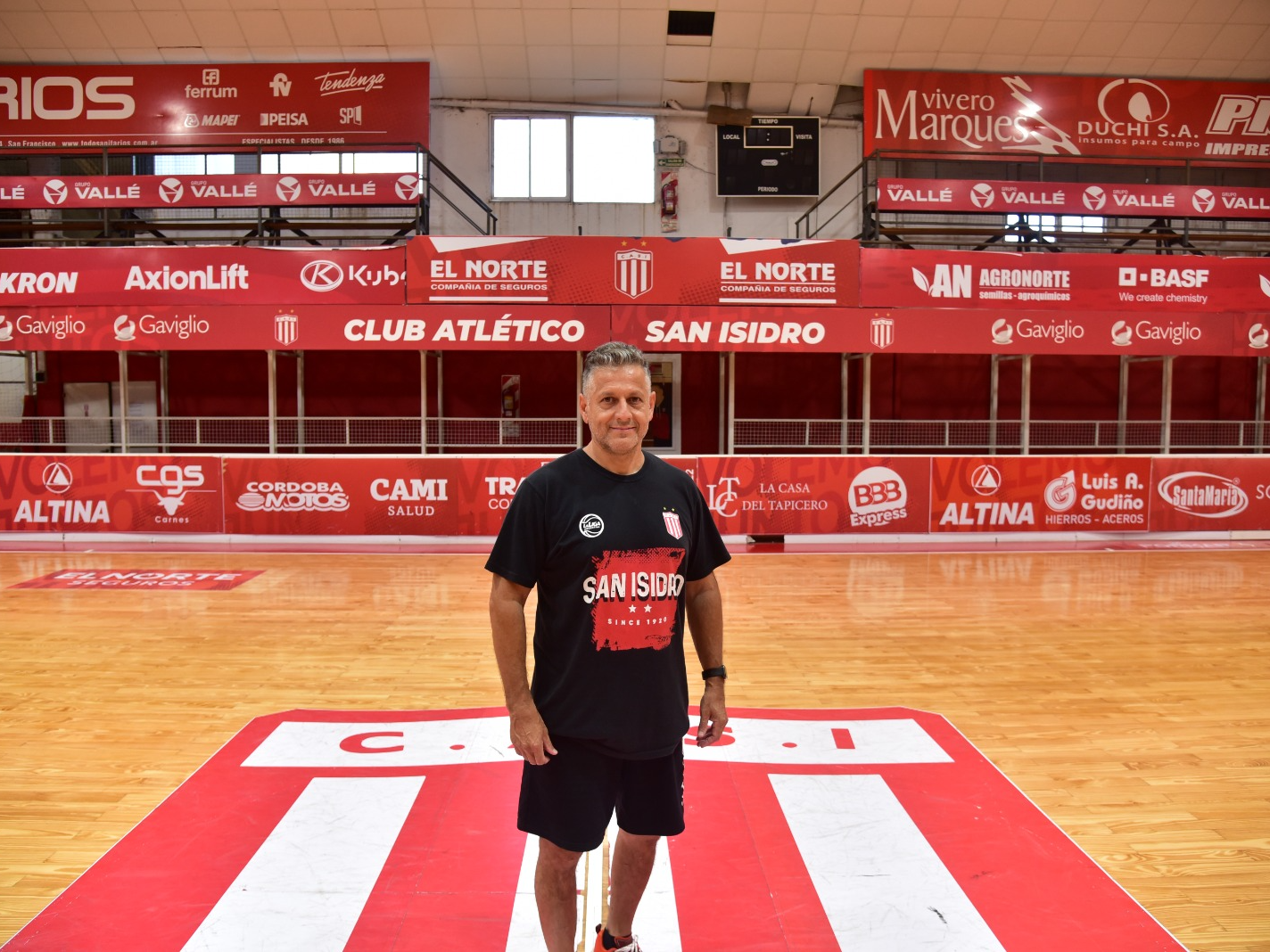 Daniel Pérez, histórico preparador físico, deja San Isidro – La Voz de ...