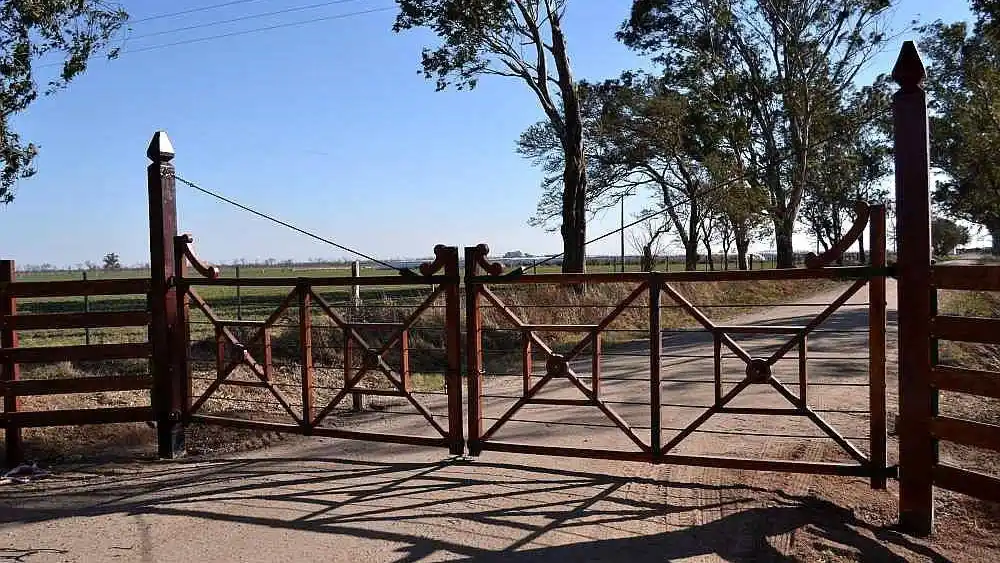 Un productor agrario denunció un robo en su predio de Lobería – Ecos ...