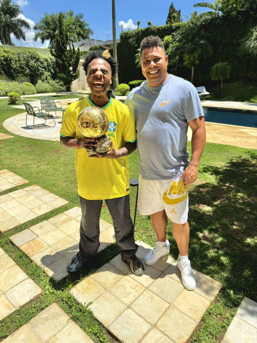 El streamer IShowSpeed conoce a la leyenda del fútbol Ronaldo Nazario ...