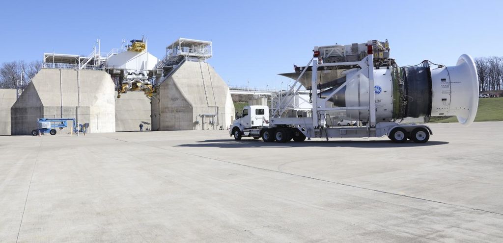 El General Electric GE-9X, motor del Boeing 777X, certificado por la ...