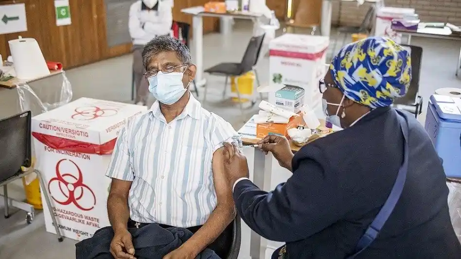 Dar una tercera dosis cuando África solo tiene al 2% vacunado, es "una ...