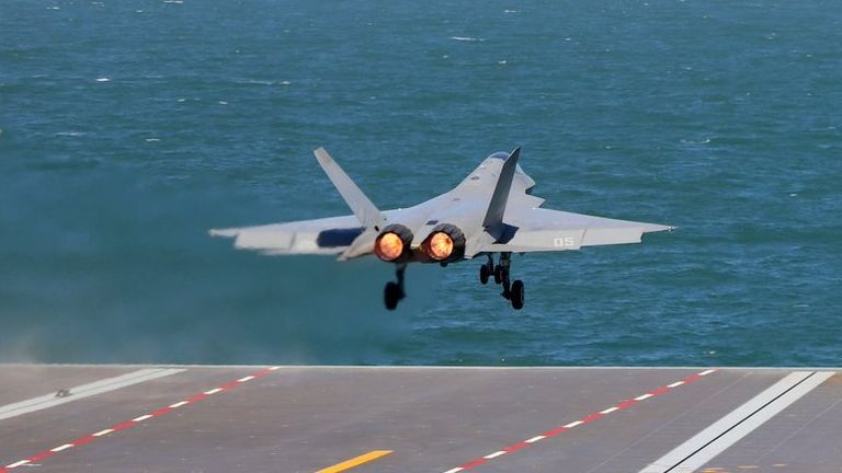 J-15T, J-35 and KJ-600 Launch from EMALS on China´s Fujian Carrier ...