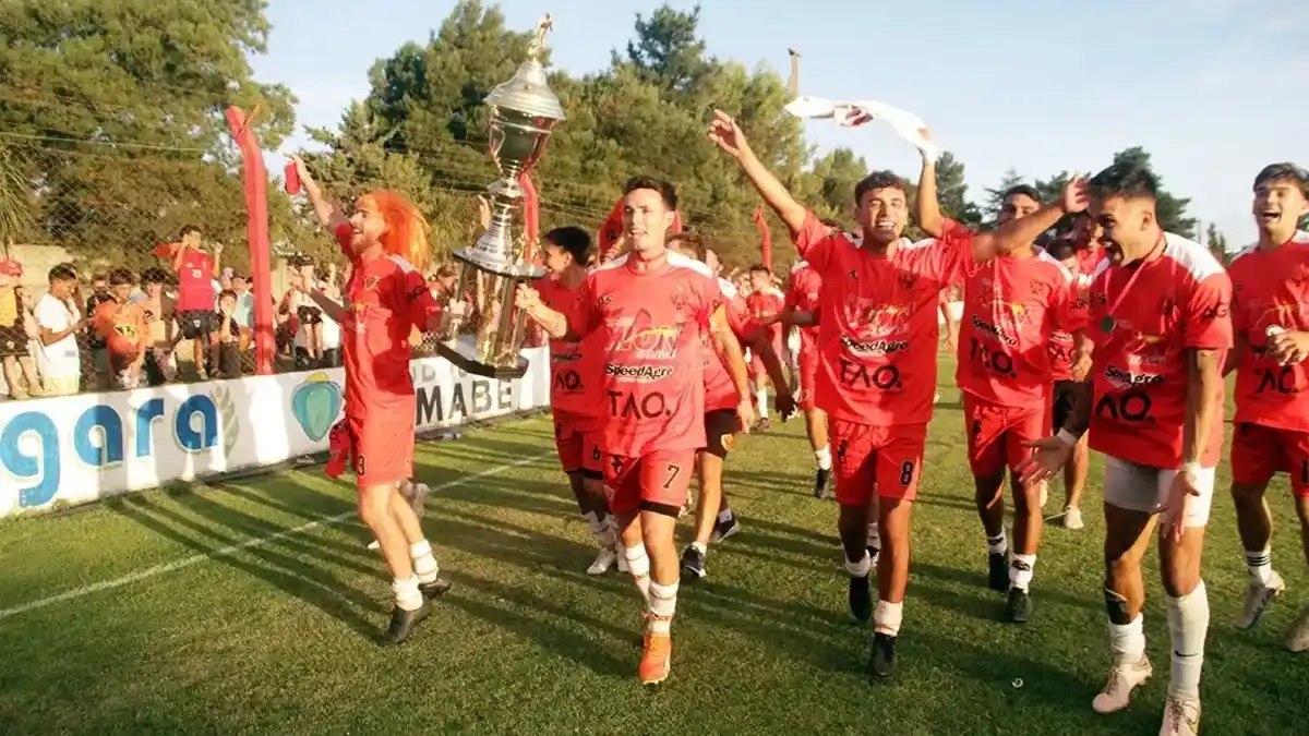 La figura que se despidió de Villa Díaz Vélez y tendría nuevo destino ...