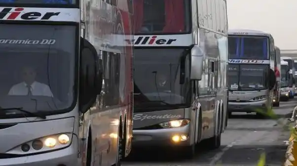 Fin de semana largo: Ucra anunció paro de transportes de larga ...