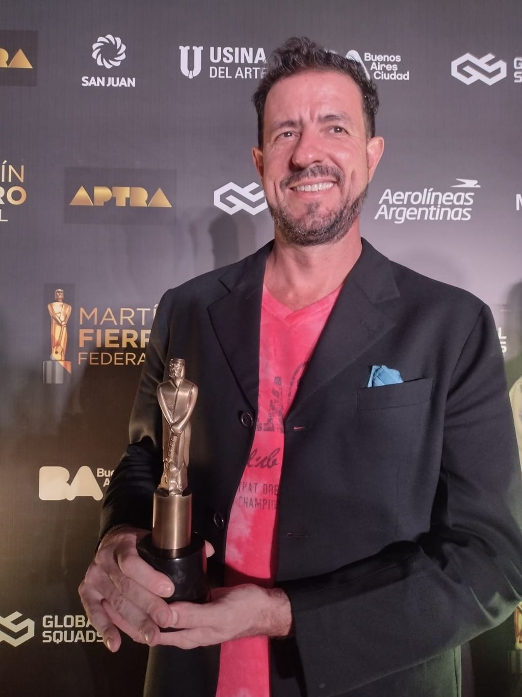 Diego Martínez Garbino y su “Chamuyo Litoral” ganaron el Martín Fierro ...