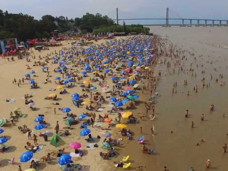 Rosario recibió un 19% más de visitantes en la primera quincena de ...