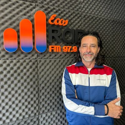 Pablo Bricker - La voz premiada que lleva a Quequén en el alma – Ecos ...