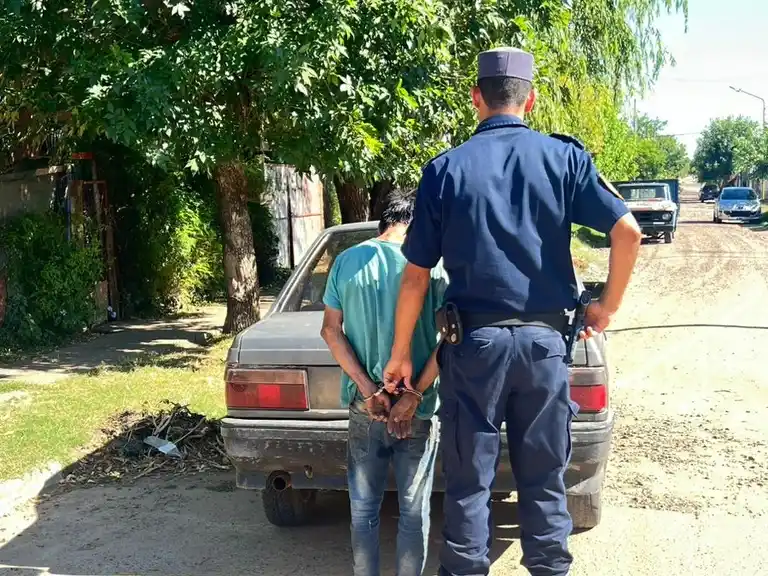 Piedrazos e insultos: Dos personas fueron detenidas tras un incidente ...