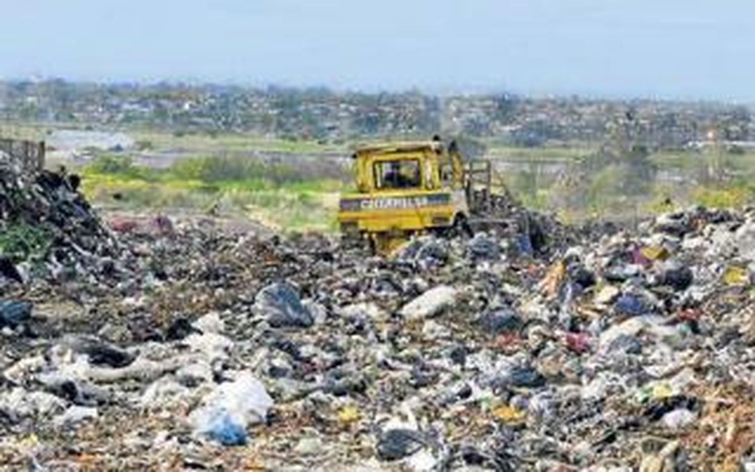Encontraron un cadáver compactado y mutilado en el Ceamse de José León ...