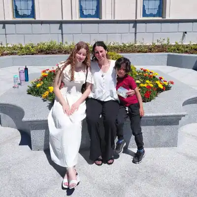 Isis: "mamá necesita la prótesis para ser operada con urgencia" – La ...
