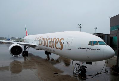 El Boeing 777 renovado de Emirates llega a Bogotá con nueva clase ...